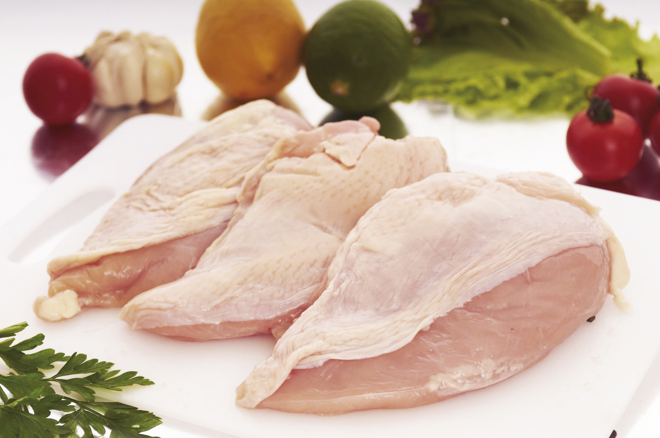 Pechuga Deshues. con piel fresca - Pollos Pechugon